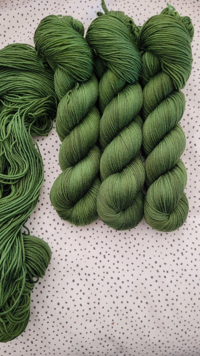 Grass - 9 to 5 sock yarn – Skip Rope Yarn Co